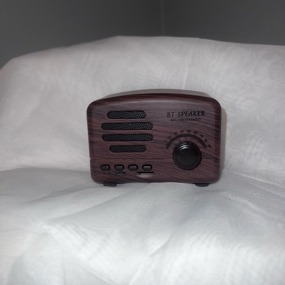 Portable Audio & Video | Brown Retro Portable Radio With Art Deco ...